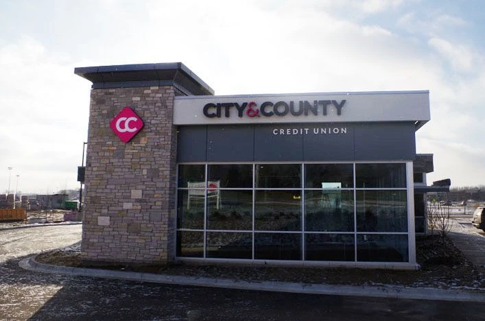 Bank & Credit Union Signage - Graphics & Display Solutions | Image360 ...